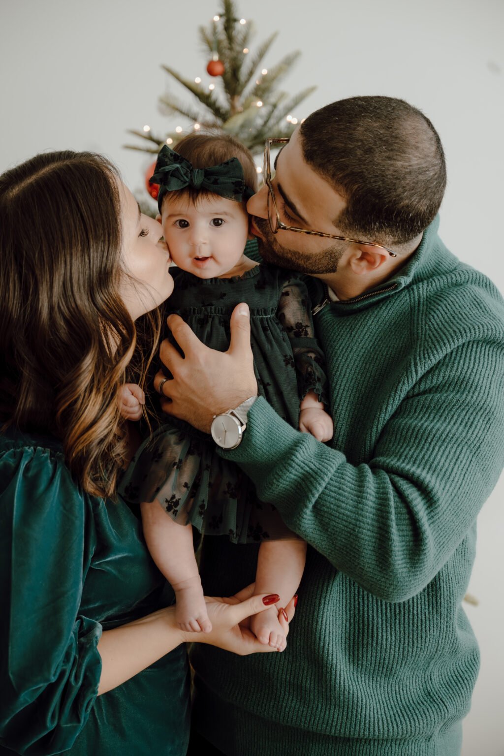 In-Home Christmas Family Session | Austin, Texas - katewaldiscreative.com